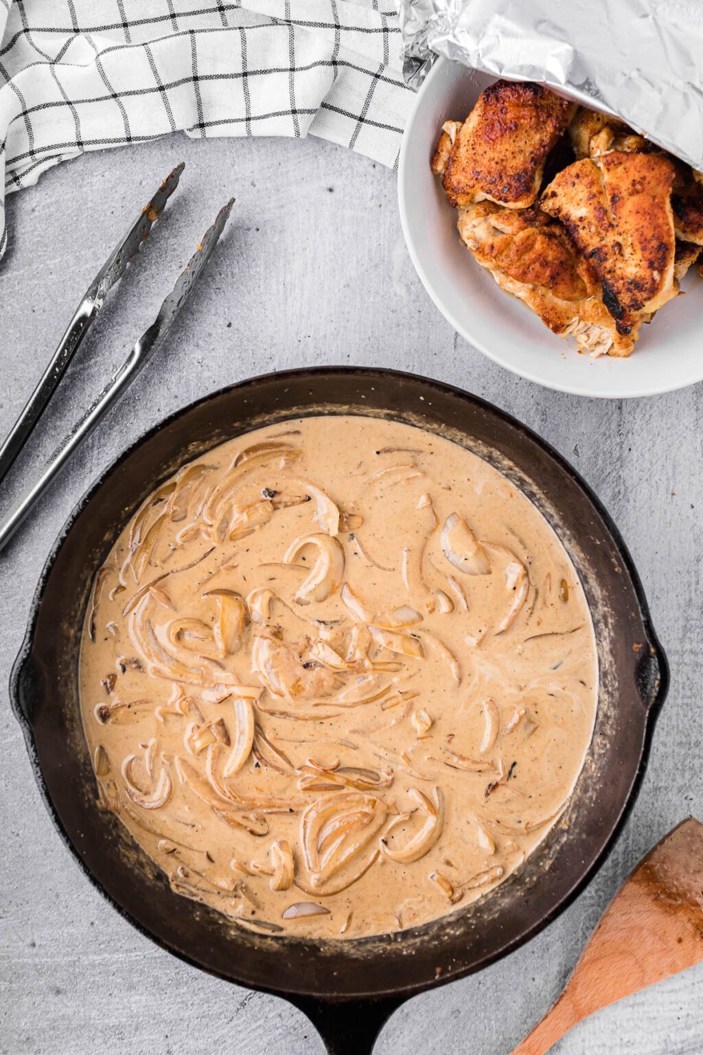 Smothered Chicken - Self Proclaimed Foodie