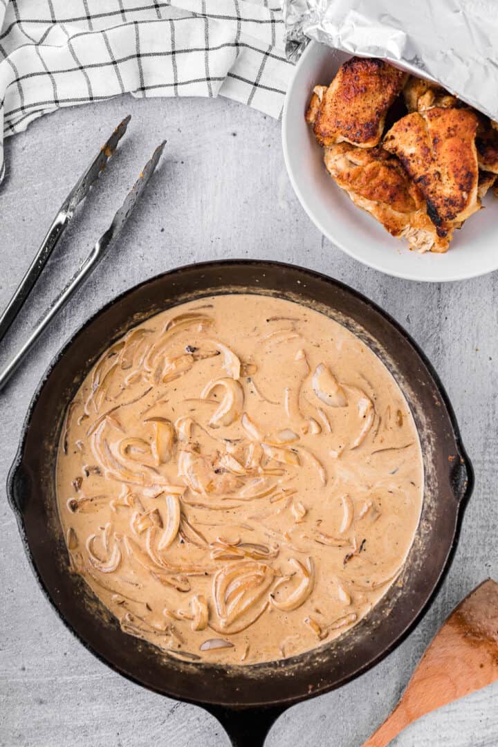 Smothered Chicken - Self Proclaimed Foodie